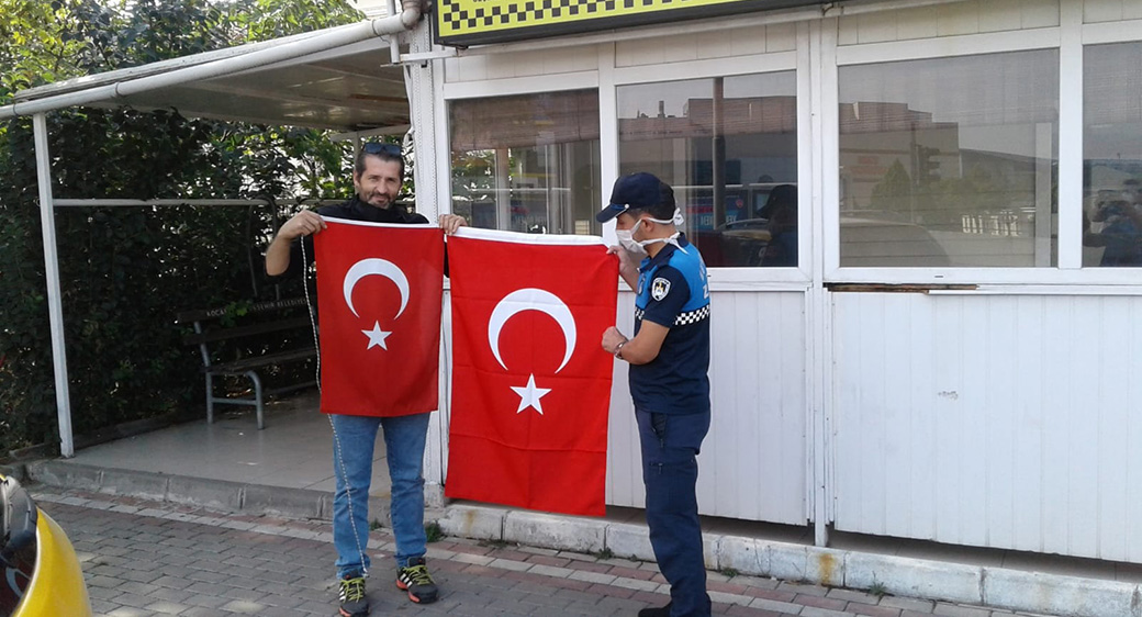 Büyükşehir Zabıtasından anlamlı hizmet - Kocaeli Büyükşehir Belediyesi