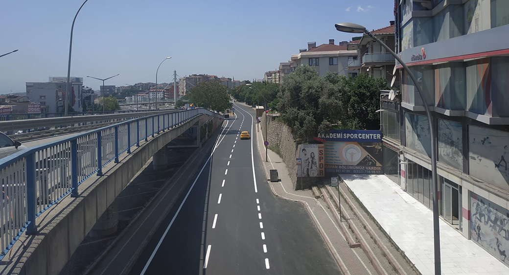 Gebze İstanbul Caddesi'nde yol çizgileri çizildi